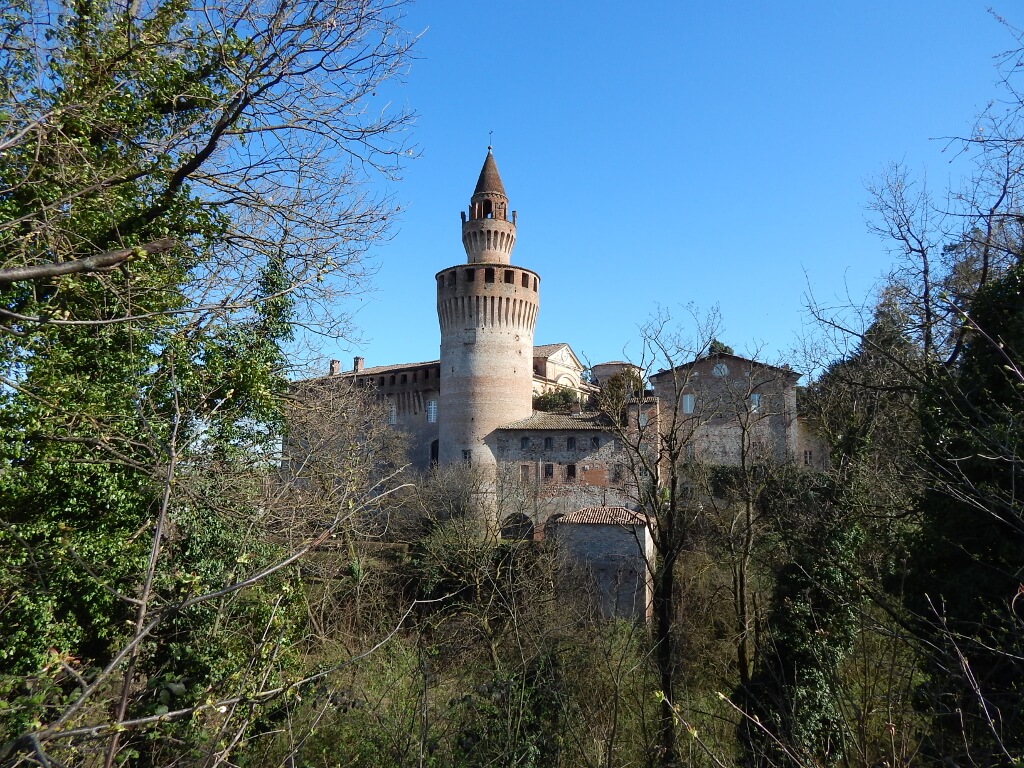 The village and Castle of Rivalta — Rivalta-Trebbia
